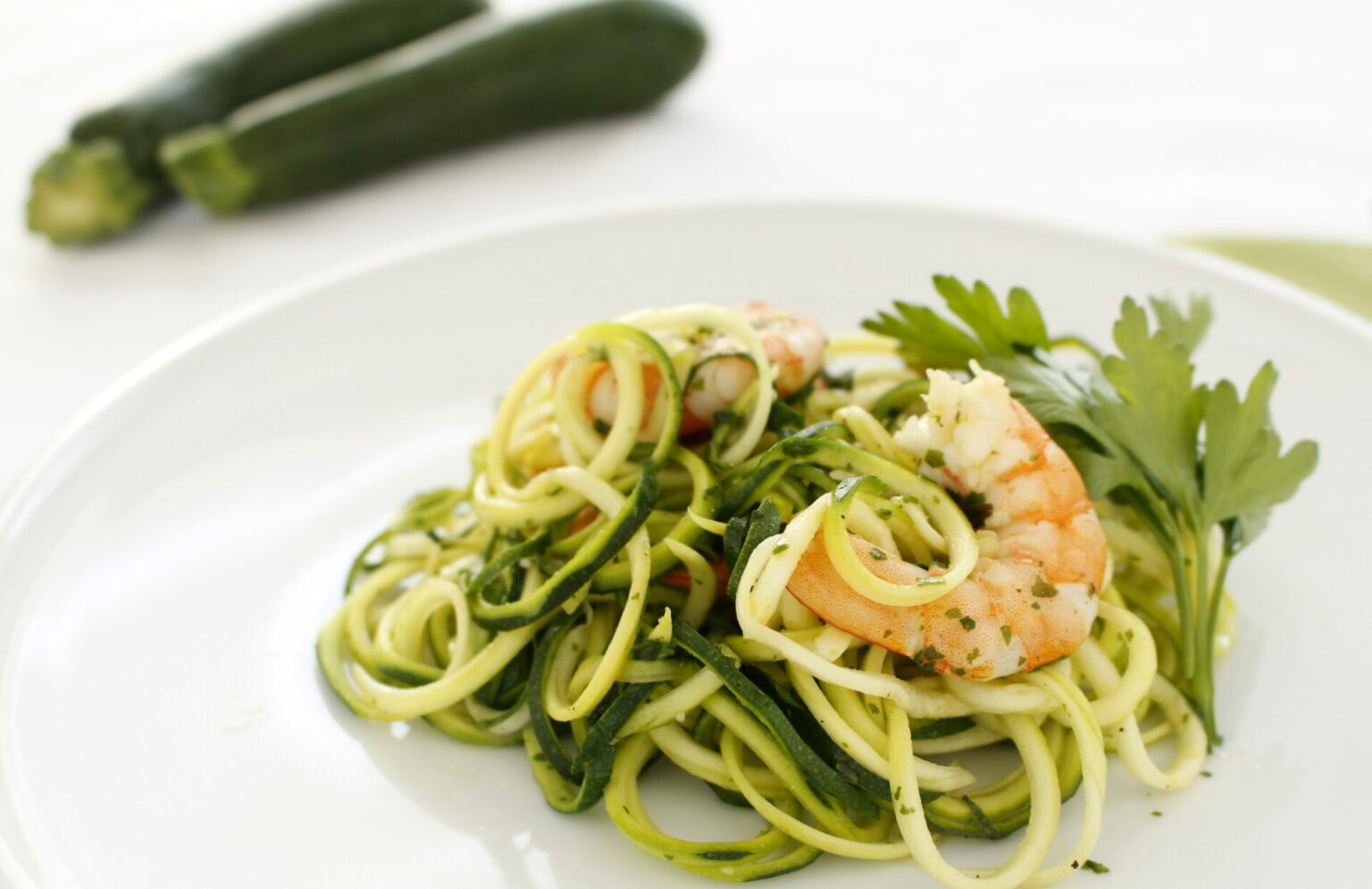 Zucchini spaghetti with prawns